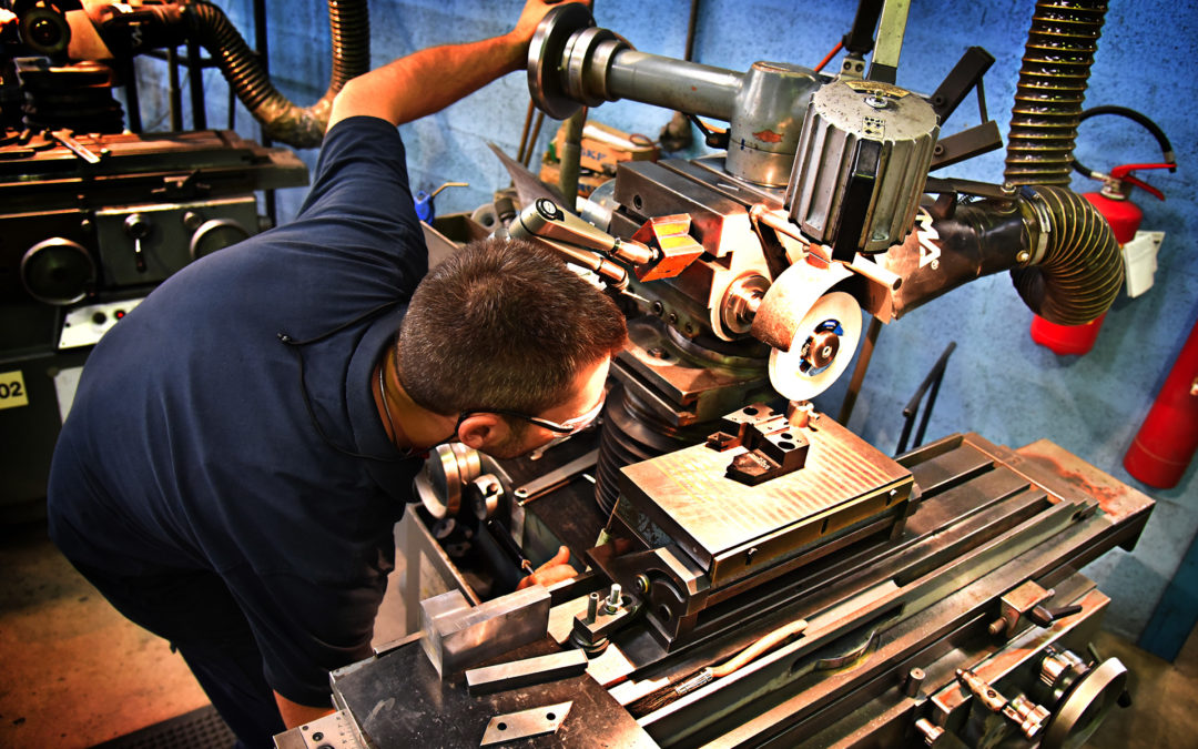 Sharpening cutting tools, Cutter Grinders, CNC Tool Sharpening, ISO9001